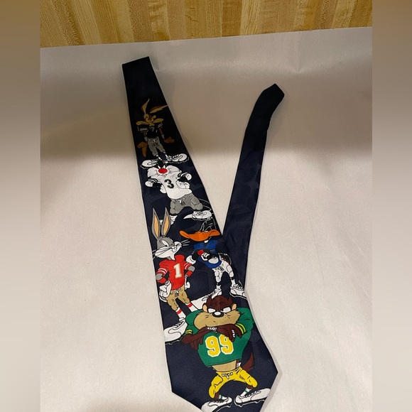 Warner Bros. | Other | Vintage Looney Tunes Football Tie Daffy Duck ...